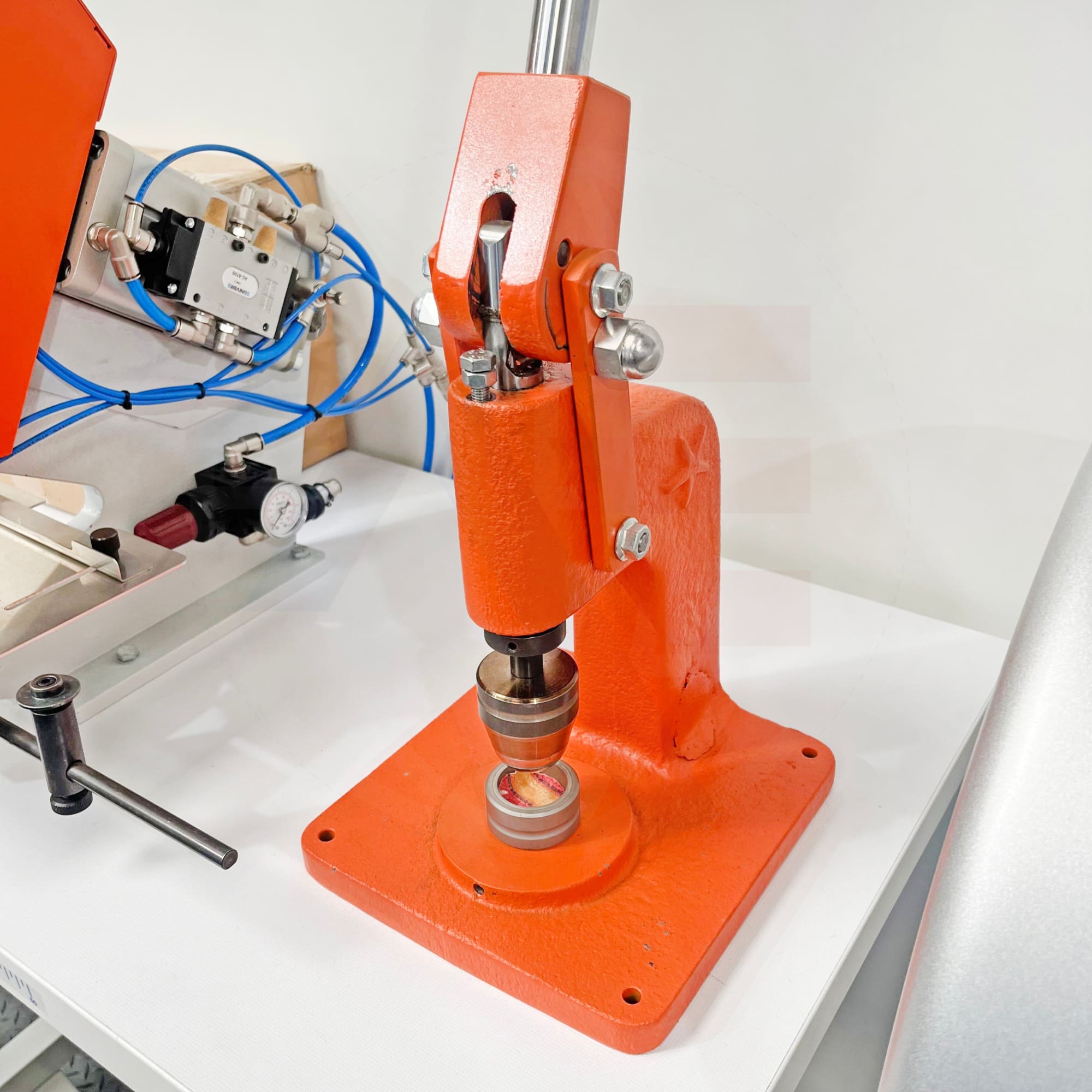 Fepatex FM10 Manual Eyelet Machine – AE Sewing Machines